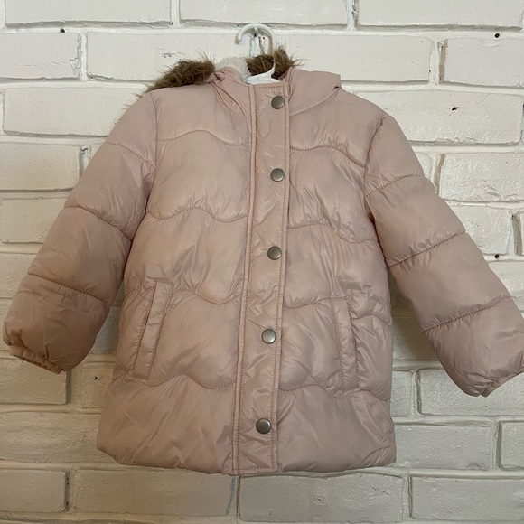 Old Navy | Jackets & Coats | Girls Old Navy Light Pink Puffer Jacket With Faux Fur Hood Size 3 T ...